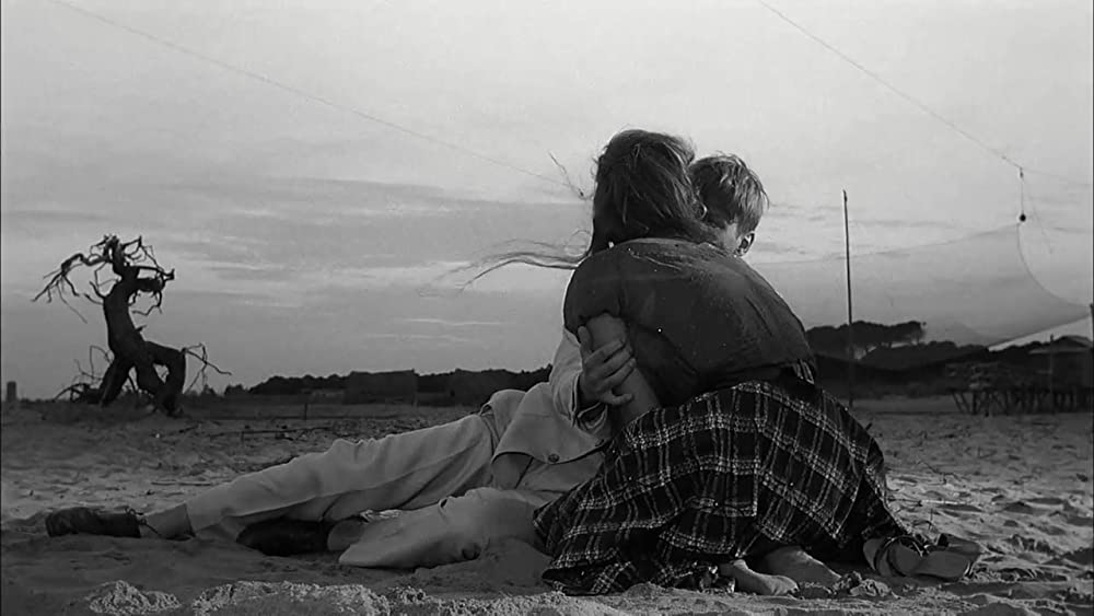 鞄を持った女の画像一覧 映画ポップコーン 